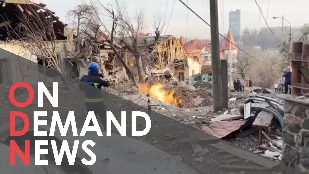 Ukraine War: EXPLOSIONS Heard in Kyiv as New Year Begins - YouTube
