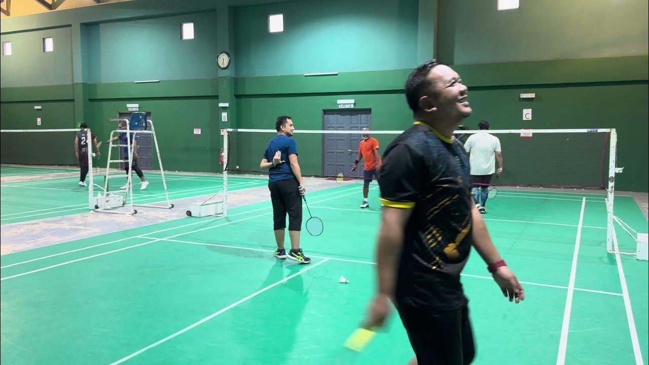 Badminton Santai: Pai/Wan vs Mie/Uncle - YouTube