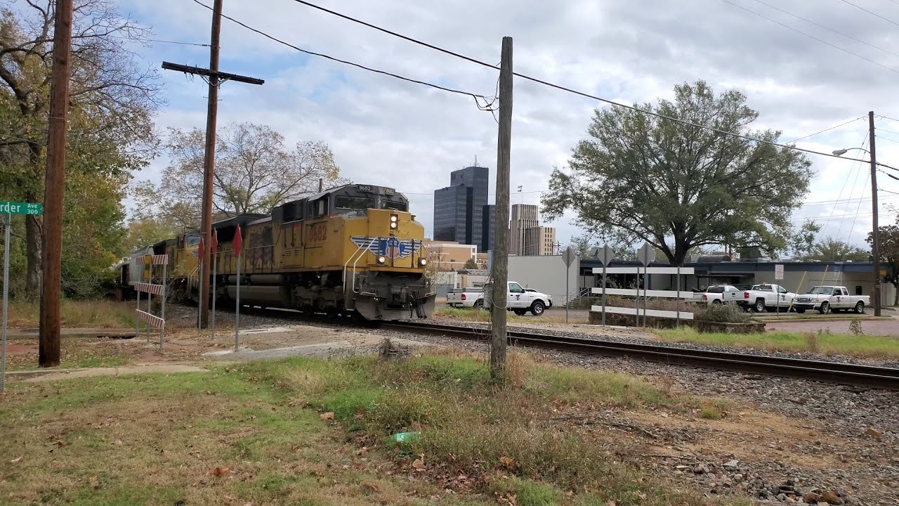 Union Pacific on the main line through Downtown Town Tyler Texas - YouTube