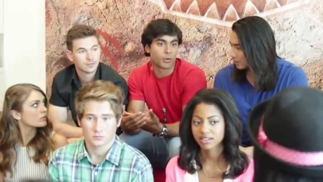 SDCC 2015: Power Rangers Dino Charge Cast - YouTube