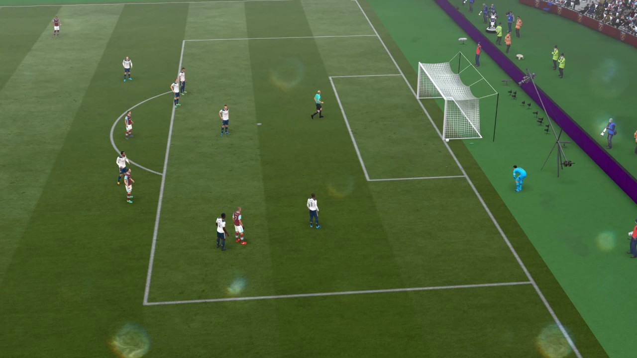 WTF the worst referee ever - FIFA 17 - YouTube