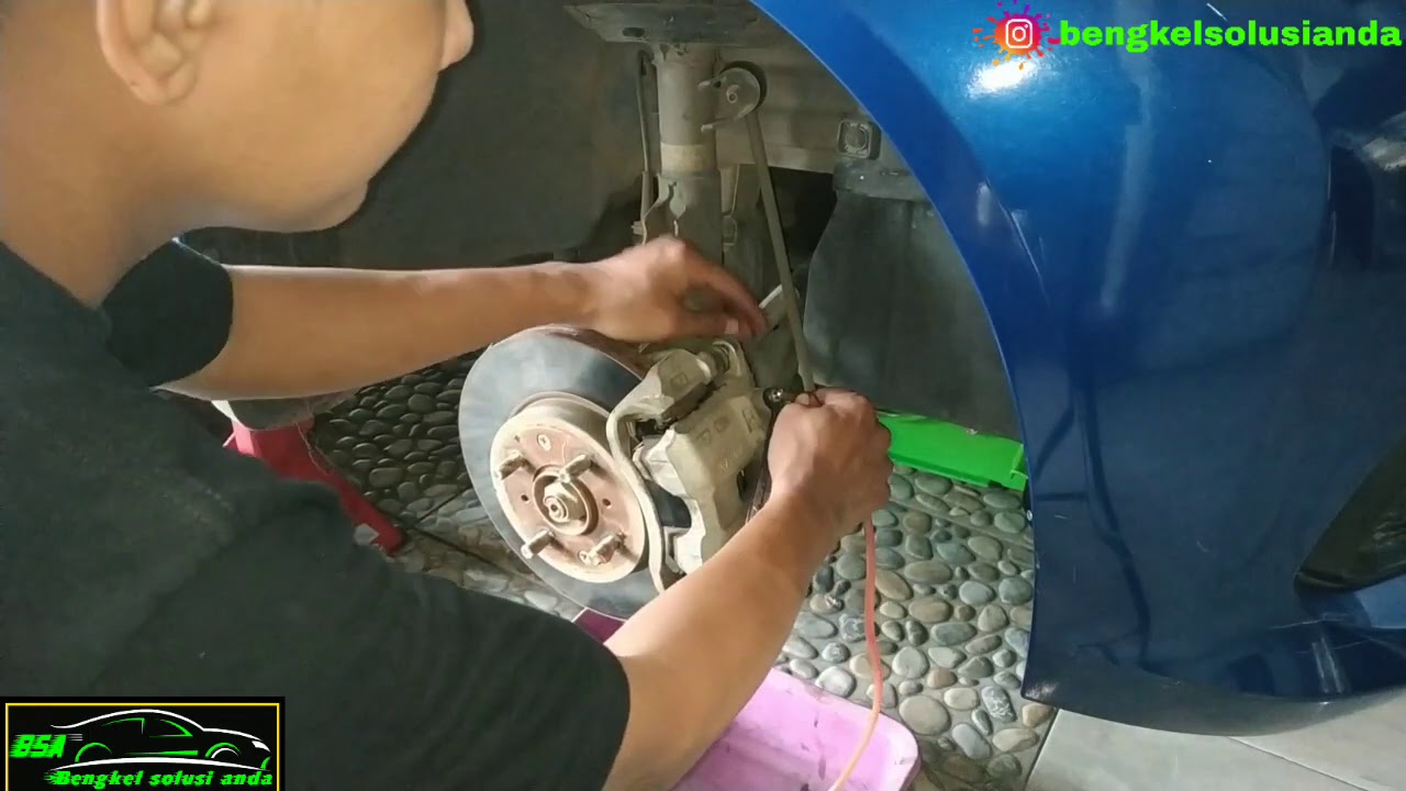 rem ambles / dalam honda mobilio. bleeding minyak rem + cek master rem ...
