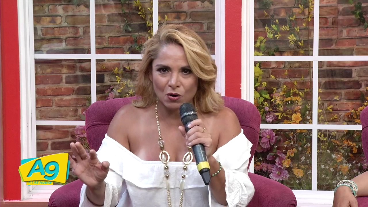 Sexóloga Alexa Arcadia en A Las 9 - YouTube