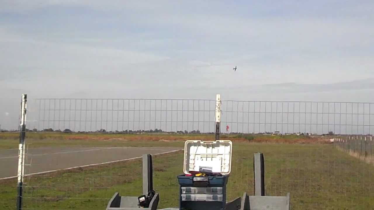 Maiden flight of a Dave Platt zero - YouTube