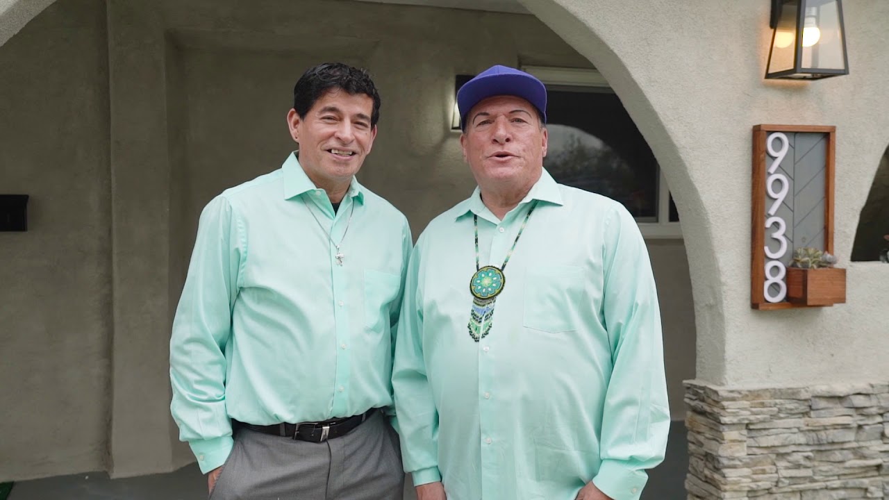 Zandra Ulloa Realty Group - Clients Get their Dream Home Keys! - YouTube