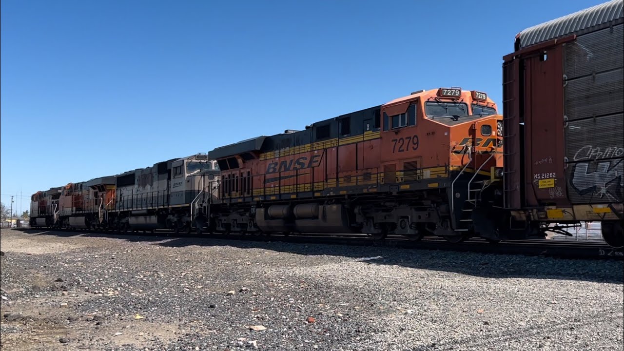 BNSF Freight Train H-RICBAR with SD70MAC 9591 Heritage Unit at Stockton ...
