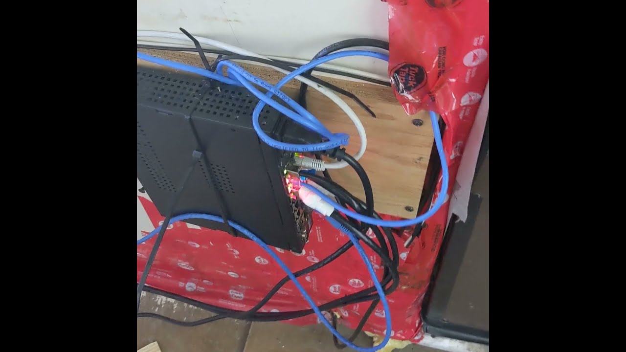 Netonix Switch WS-12-250-AC VLAN configuration - YouTube