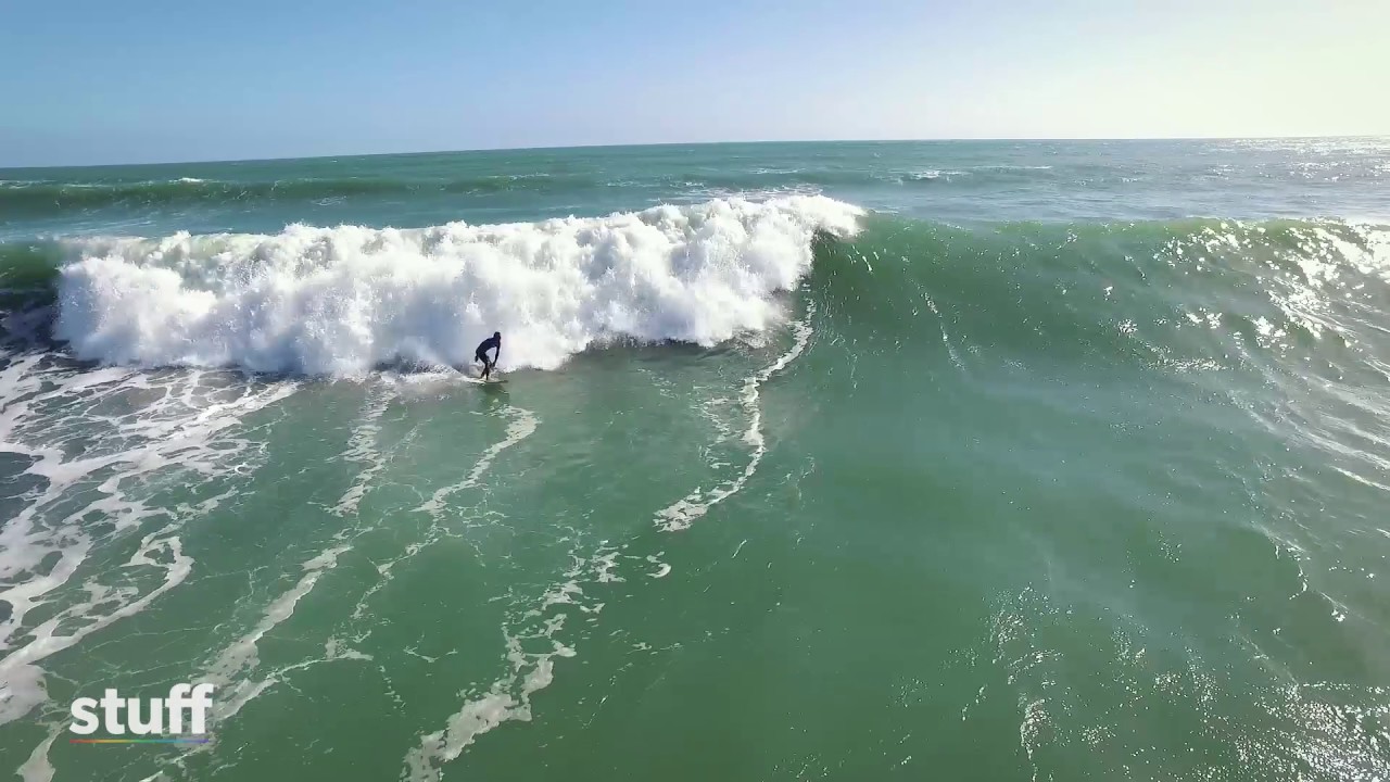 Raglan Pro surf comp turns it on - drone captures contestant heats ...
