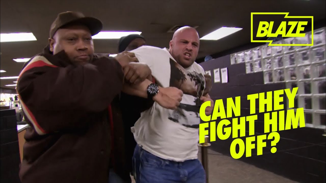 Security struggle to get rid of huge bodybuilder | Hardcore Pawn - YouTube