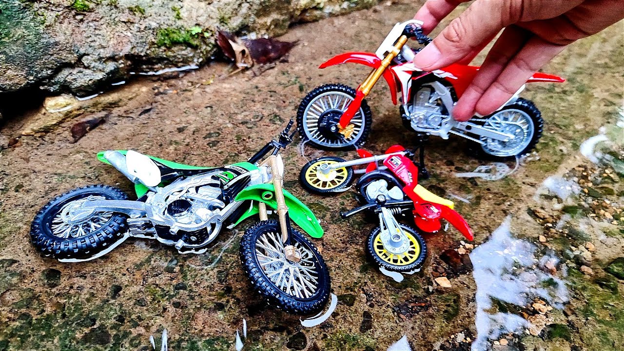 Dirt Bike Finger | Motocross KTM 450 SX-F and Honda CRF 450R Free Ride ...