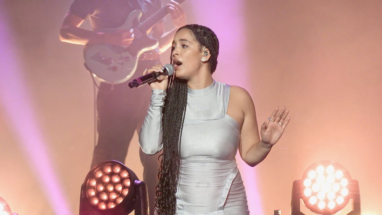 Jorja Smith, Time / Something In The Way (live), Fox Theater, Oakland ...