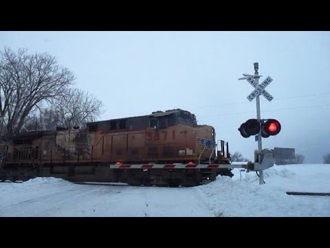 UP 5871 North MNPAL Filmed At North Kasper Siding (1-13-2023) - YouTube