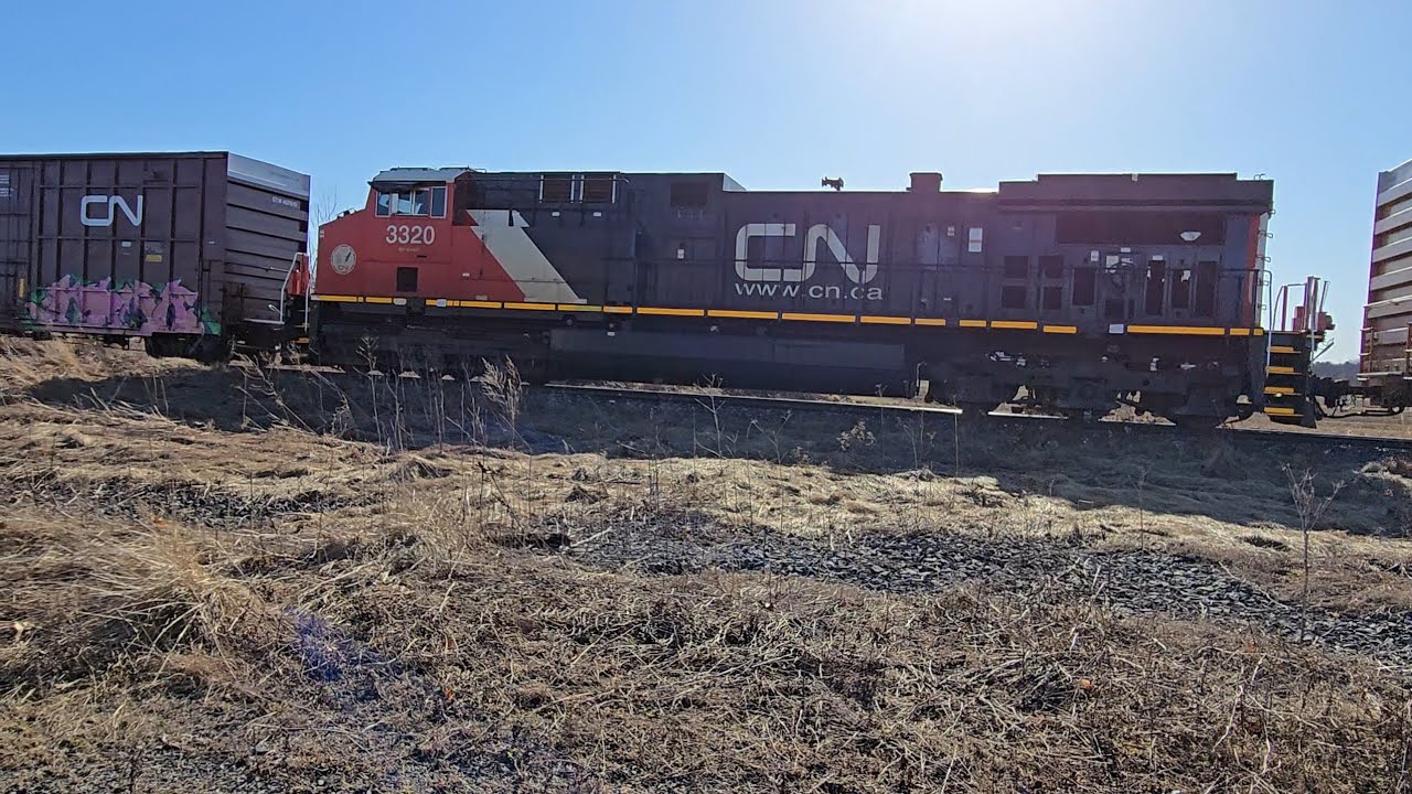 CN 3859 long freight train with horn show - YouTube