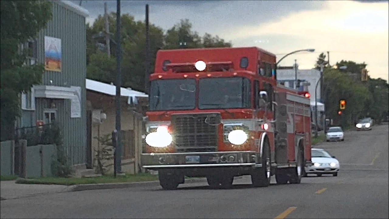 Command 2A, Ambulance 1-1, Rescue & #14 Pump On Scene - YouTube