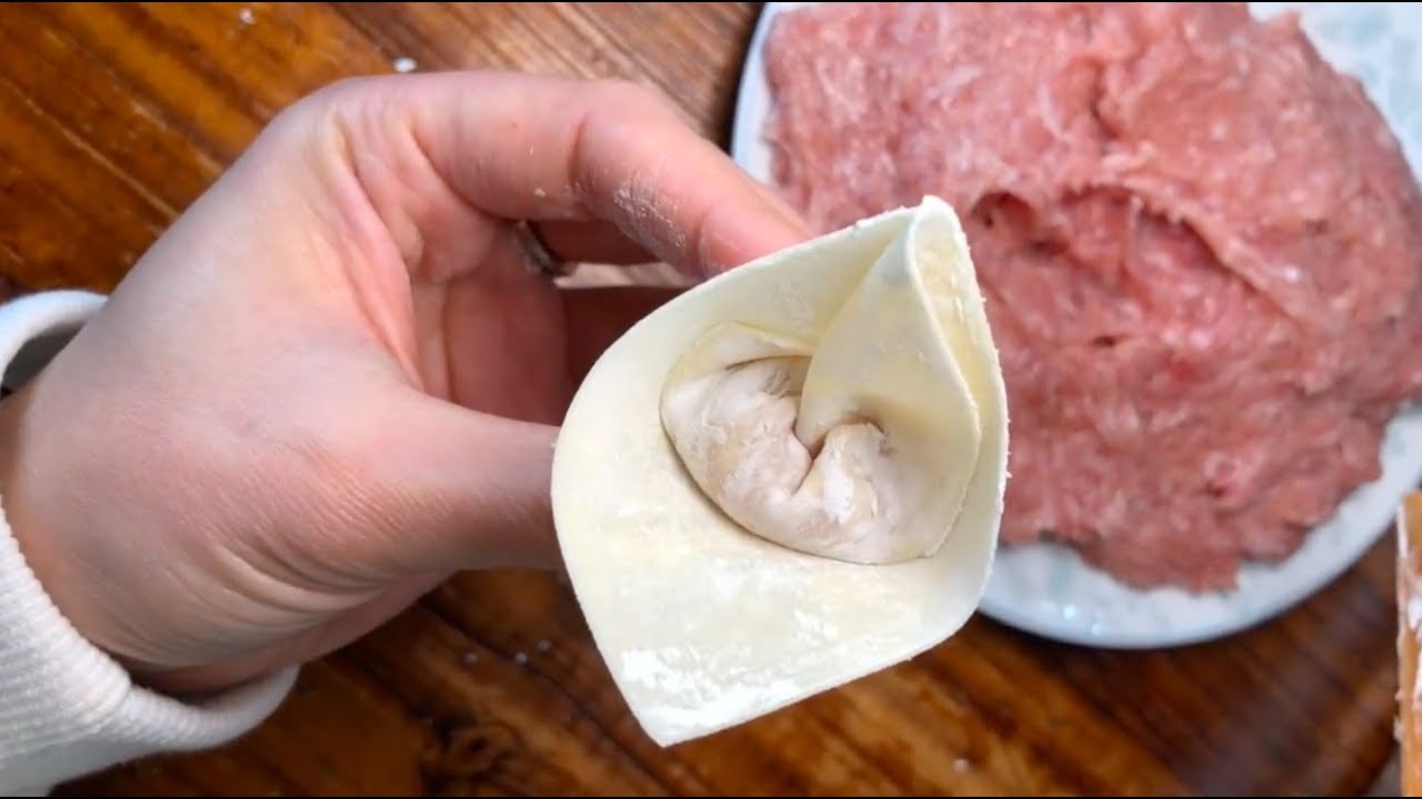How To Wrap Wonton 2 Simple And Easy Ways To Fold A Wonton Youtube