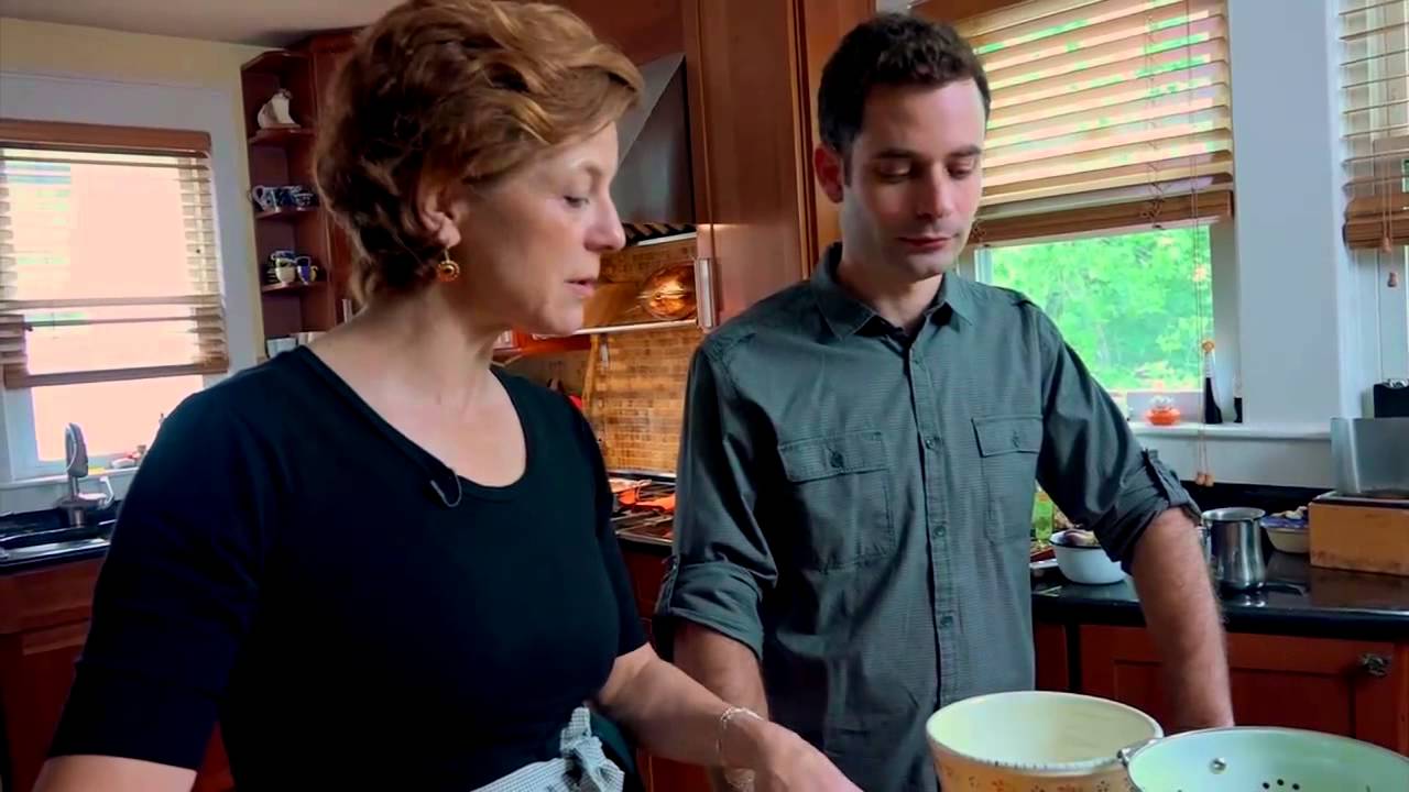 Making a picnic with Chef Jody Adams and Cellist Mickey Katz! - YouTube