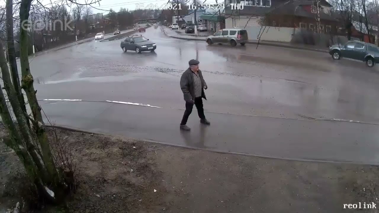 The car almost hit a pedestrian - YouTube