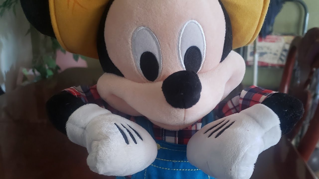 farmer mickey dances and sings - YouTube