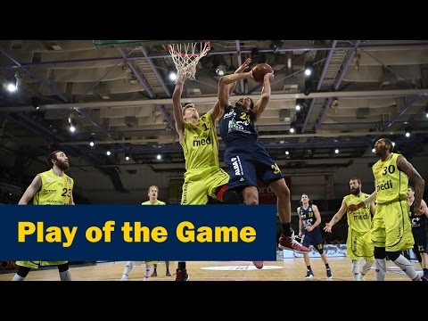 Play of the Game: Ashley tankt sich durch mit Foul (Bayreuth - ALBA)