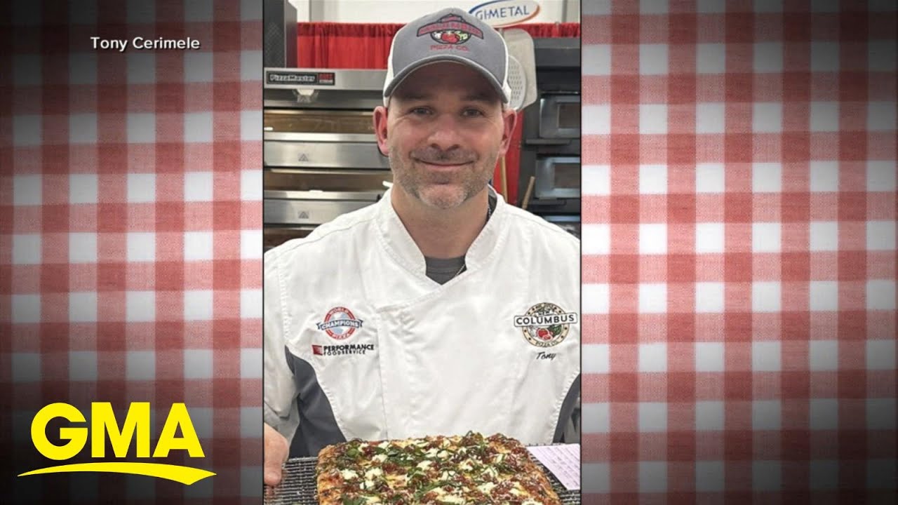Pizza pros battle it out at world's largest pizza show - YouTube