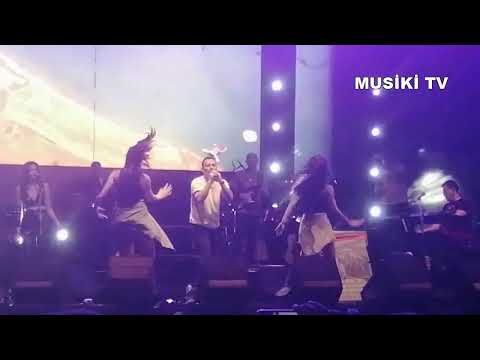 MUSTAFA SANDAL - Demo (Konser/Canlı) @Cumhuriyet Meydanı