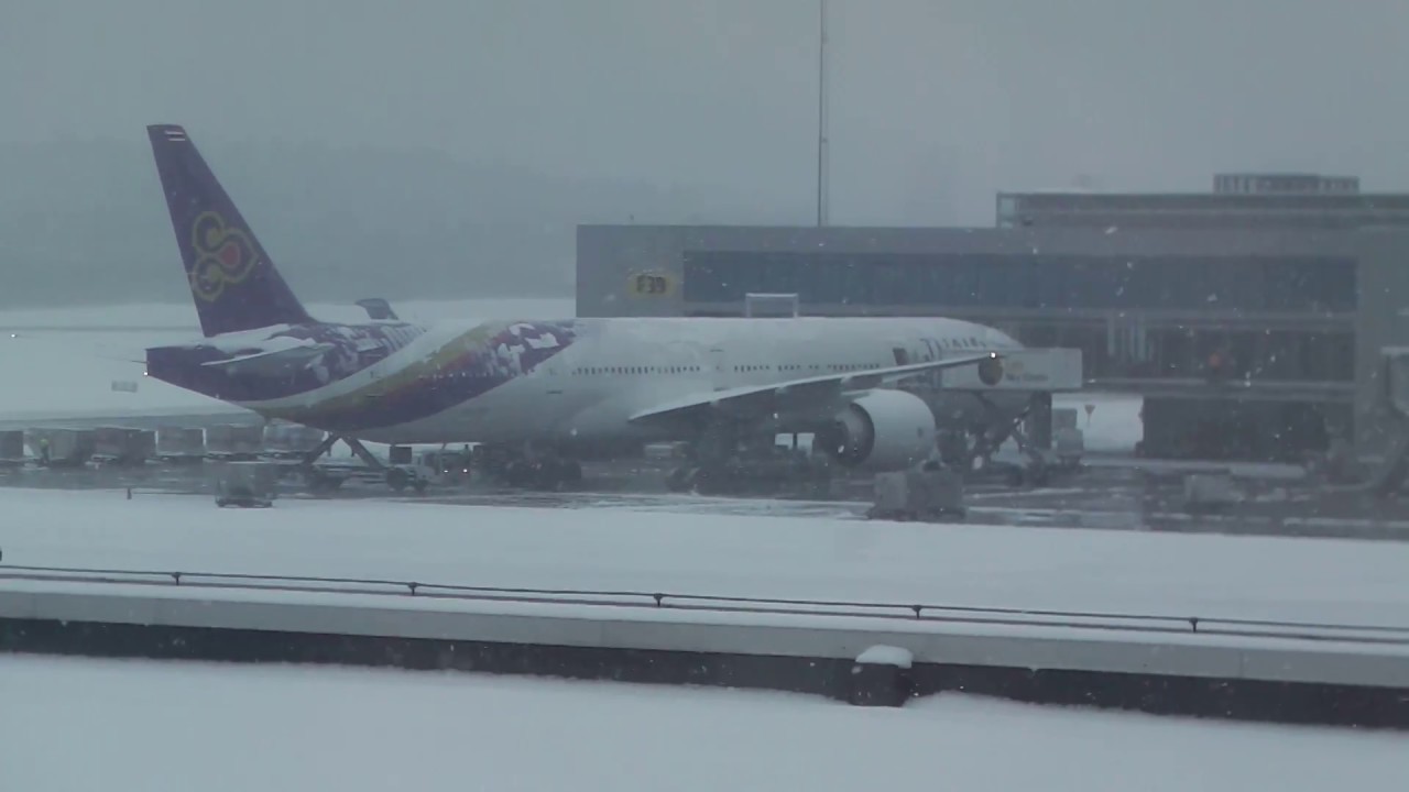 Smooth take-off from Arlanda 74 - YouTube
