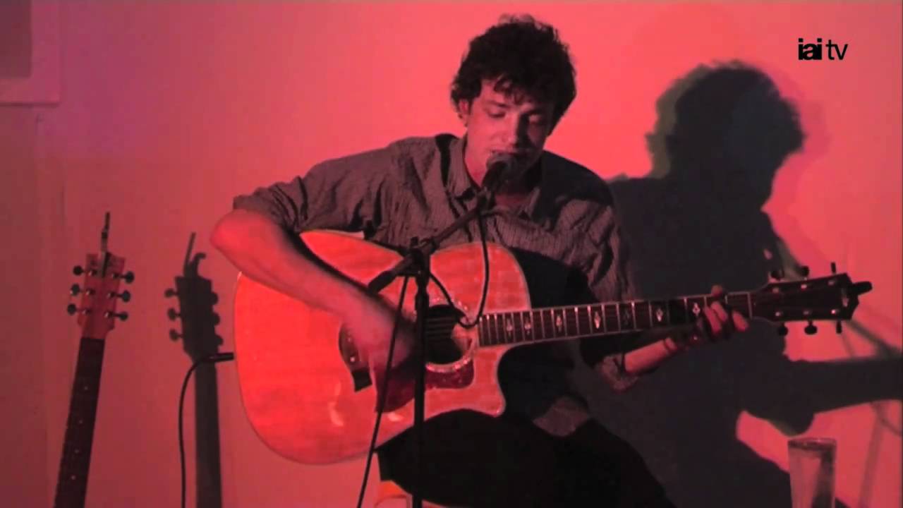 Tom Bellamy Live at The Globe at Hay - YouTube