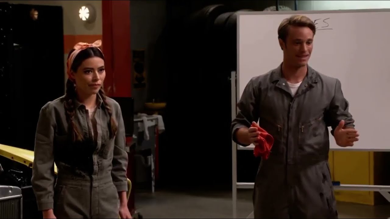 Carly Tries to Fix a Car Part 2 | iCarly 2021Clips - YouTube