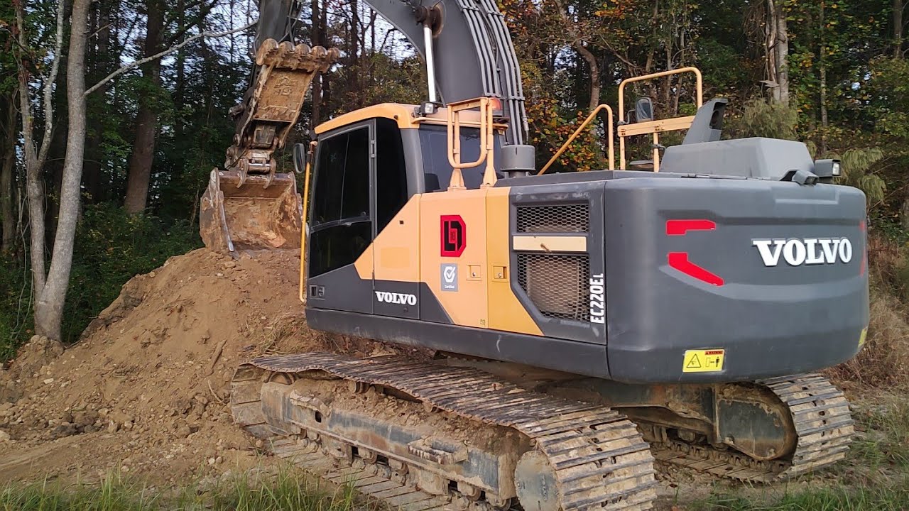 Big Projects On The Farm This Week - YouTube