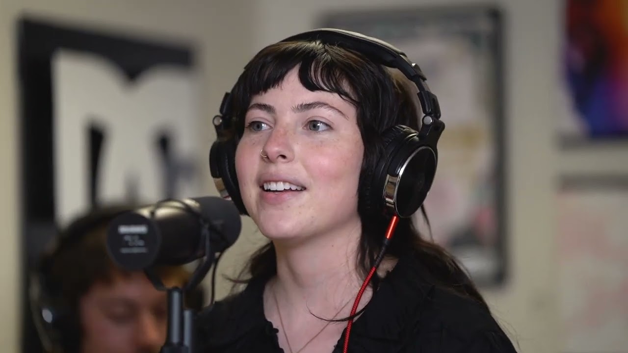 Chloe Gallardo Interview & Live Set || Chad's Home Ep. 86 - YouTube