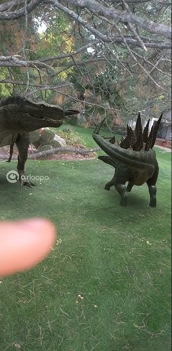 DINOSAURS ARE FIGHTING IN MY BACKYARD - YouTube