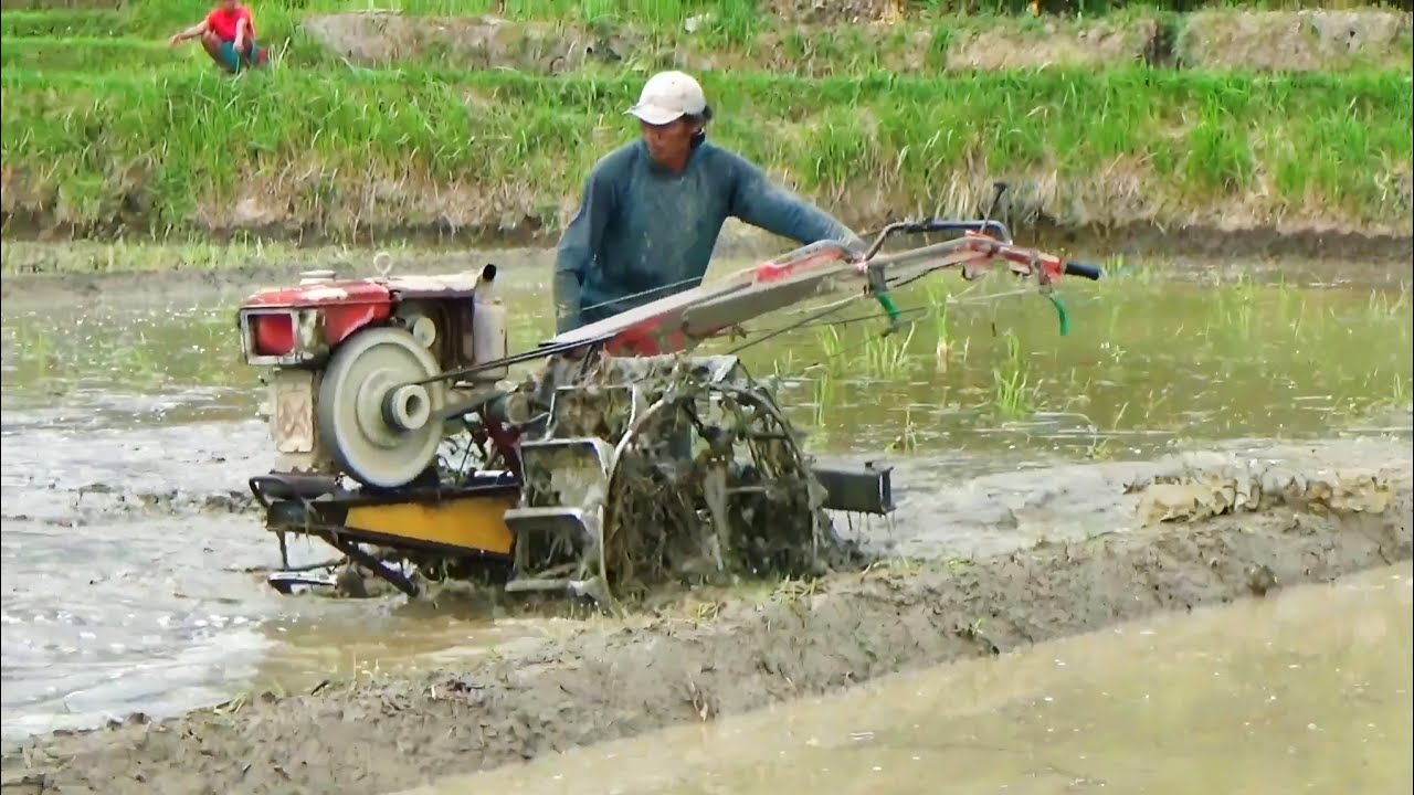 Heroic action!!! This operator performs super fast maneuvers - YouTube