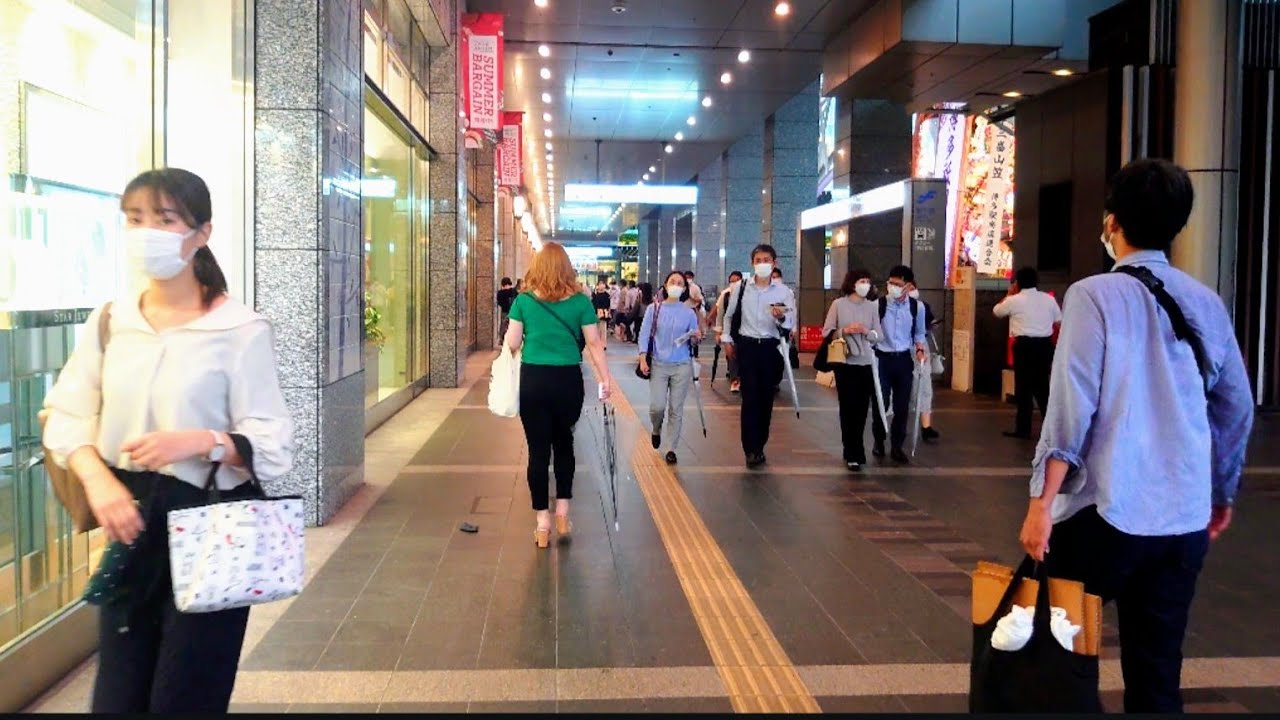 Fukuoka City Walking Tour๐๐ 4k Kazariyama Walk In Hakata Station