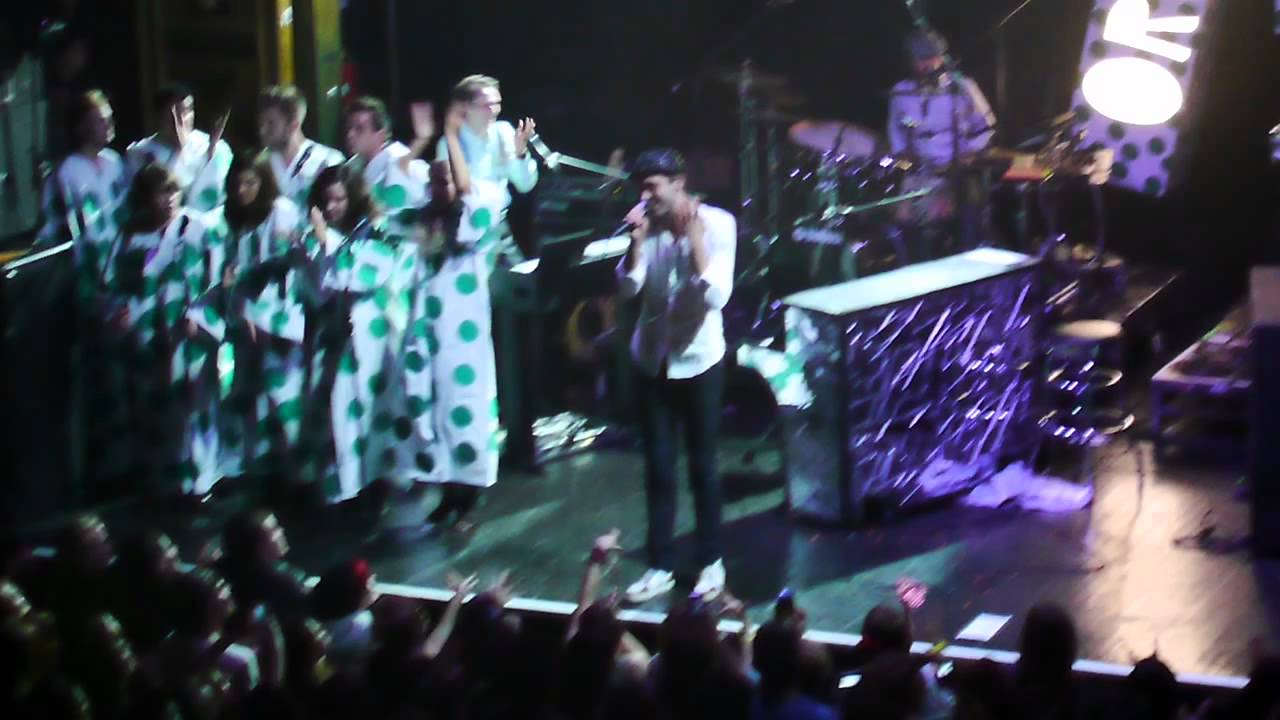 Mika - Lollipop, Live in New York 2012 - YouTube