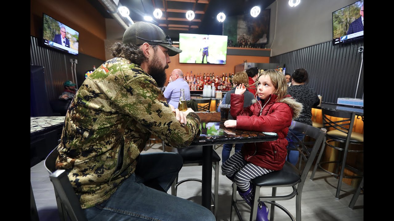 Butte's beloved M&M Bar opens its doors again - YouTube