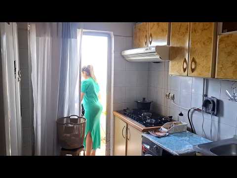 Daily vlog of house cleaning and double-layer pizza baking