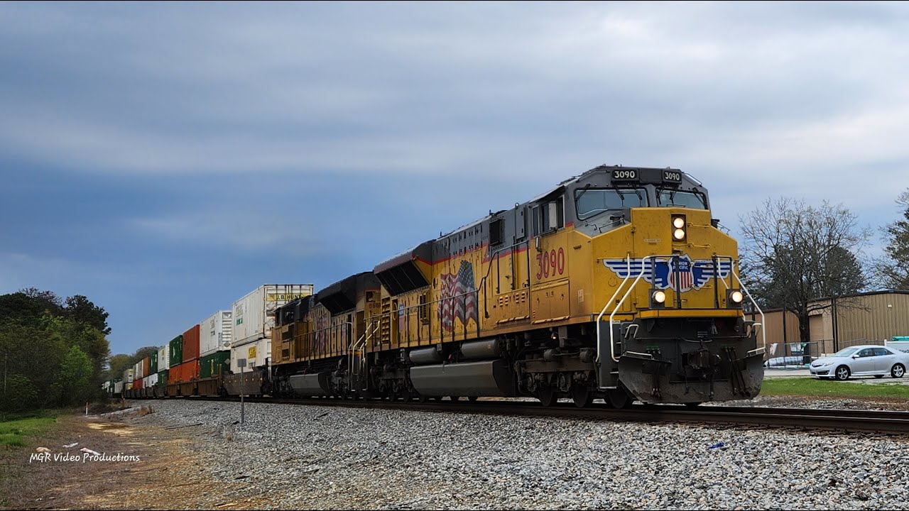 3-9-2023: UP SD70AH-T4 3090 & UP SD70ACe 8660 Lead NS 24A Thru Bonaire, GA - YouTube