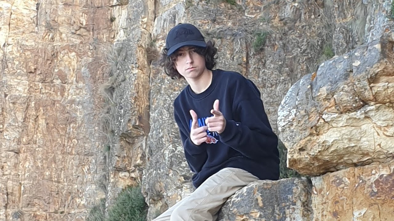 exploring the Rocks with Hayden and Charlie - YouTube