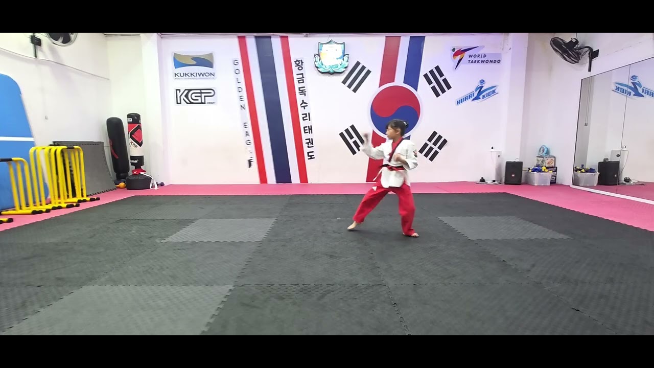 Nathamon Thibbodee TH PeweeFemale Blackbelt IndividualPoomsae - YouTube