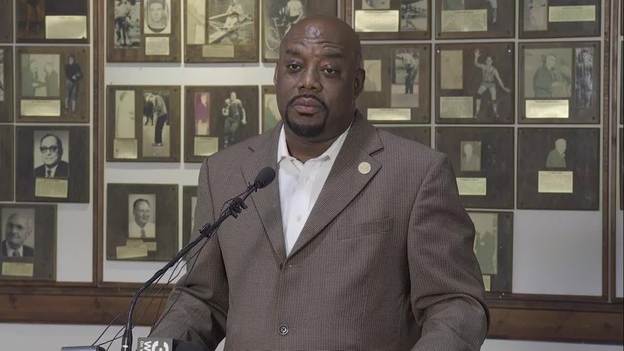 Savannah Mayor Van Johnson press conference from Civic Center - YouTube