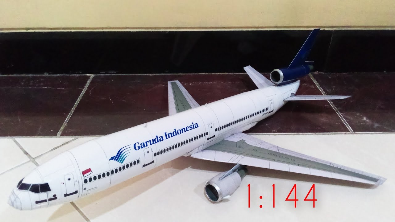 Garuda Indonesia Douglas DC-10-30 Paper Model - YouTube