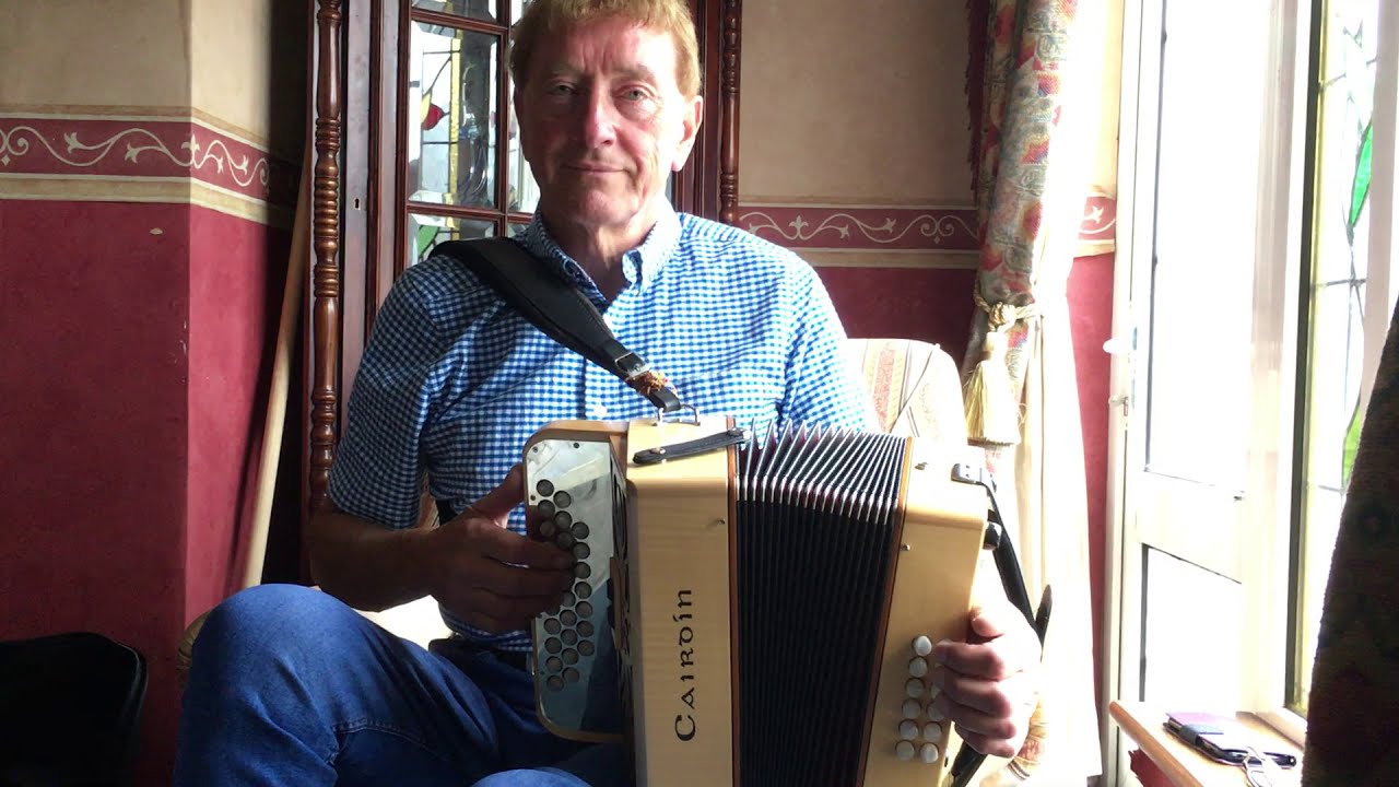 Roddy McCorley - Irish traditional march on button accordion - YouTube