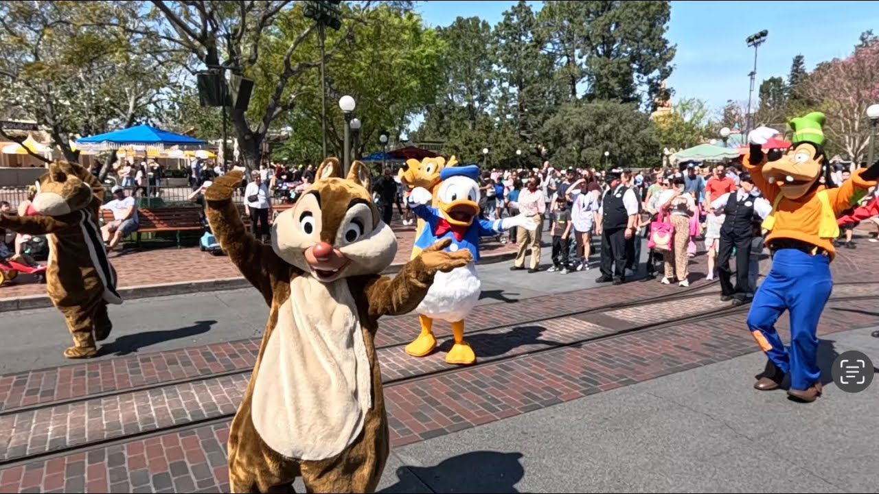 Disneyland Spring Break Trip (Day 4) - Tons of Rides in 5 hours - YouTube