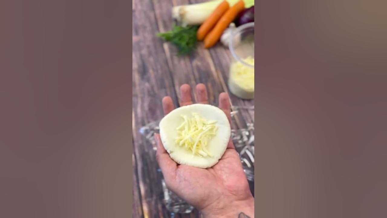 Arepas de queso 450g de harina de maíz 360g de agua 10g de sal #arepas #queso #chefjosera - YouTube