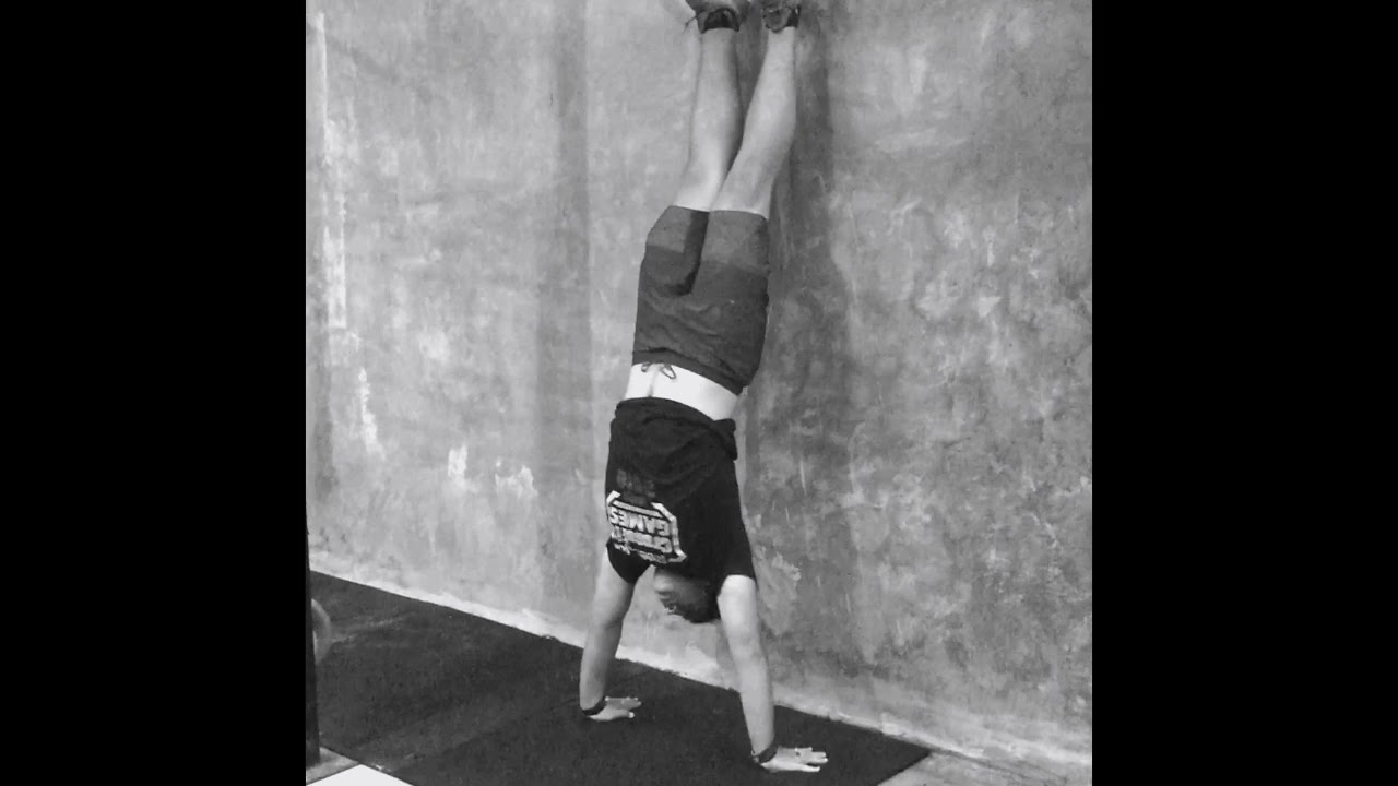 Hand Stand Wall Walk - YouTube
