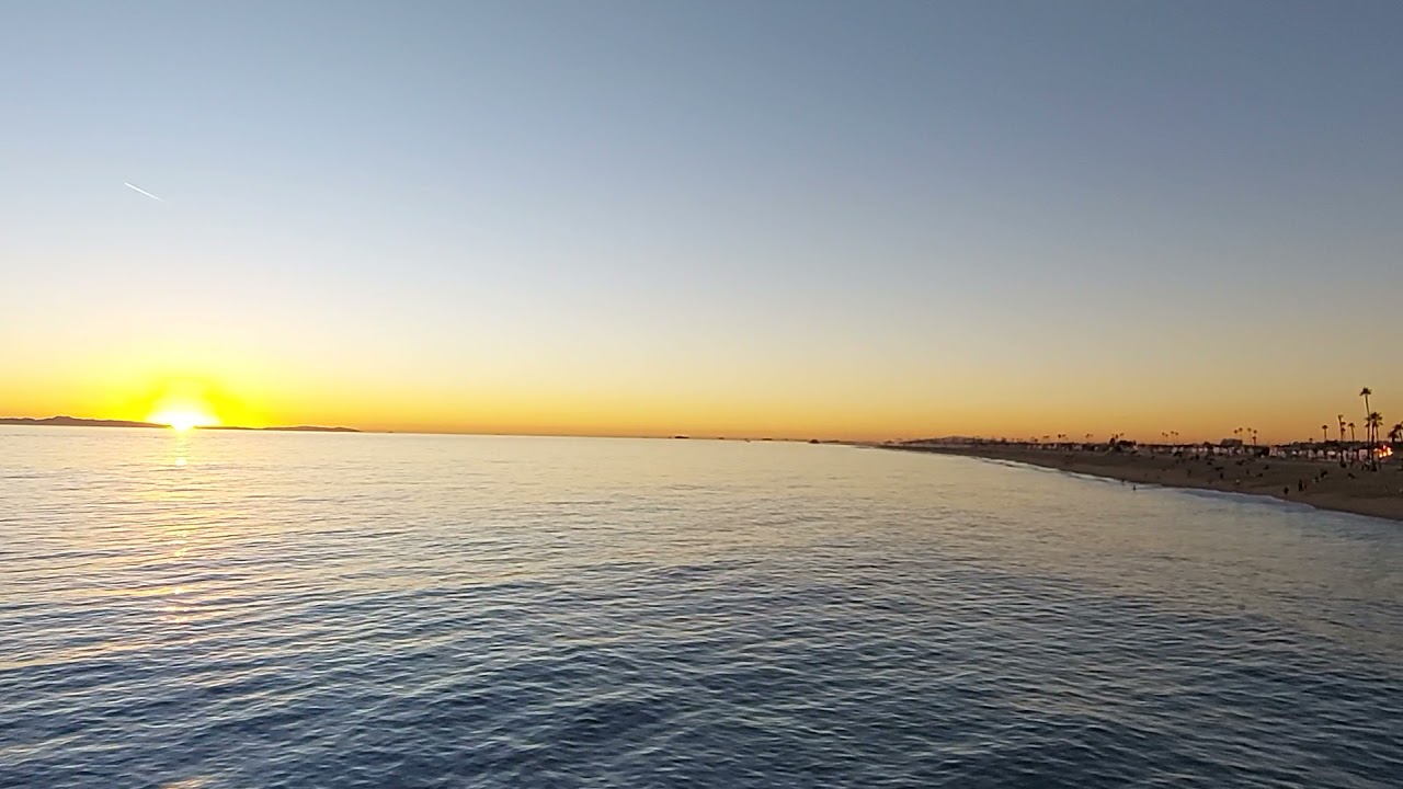 Sunset at Balboa Beach in Newport Beach, CALIFORNIA - YouTube