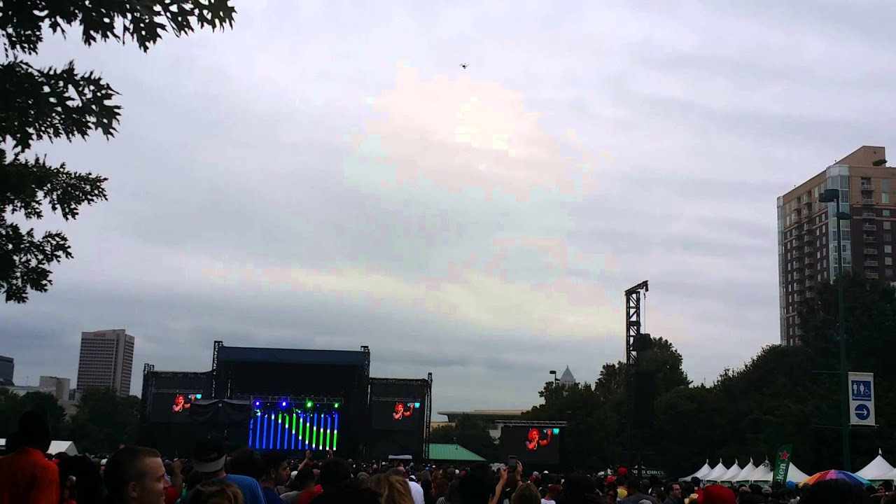 UFO'S spotted at the Outkast concert in Atlanta - YouTube