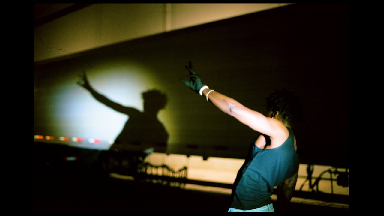 Jeida Woods – DUST (Official Music Video) - YouTube