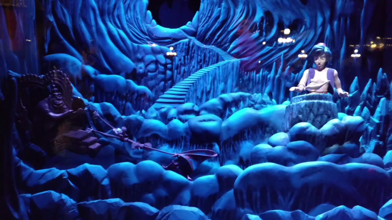 Aladdin Window Story Show - YouTube