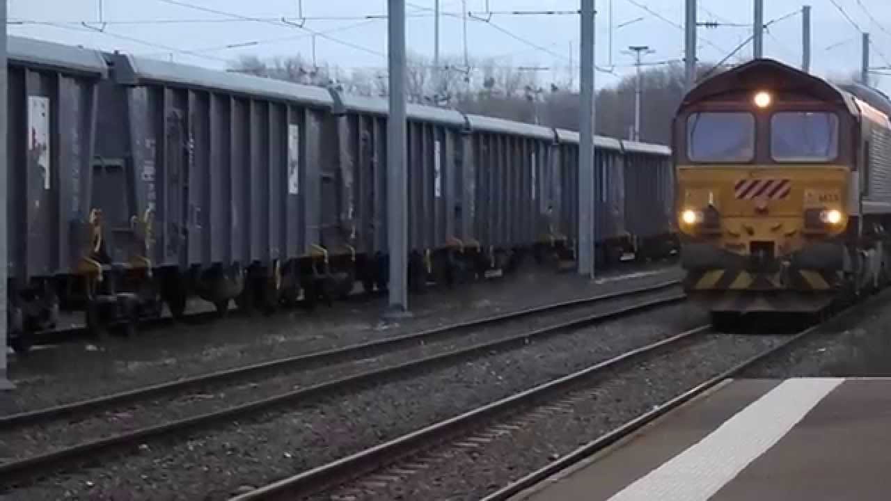 Euro Cargo Rail Class 66231 avec un long convoi de citernes - YouTube